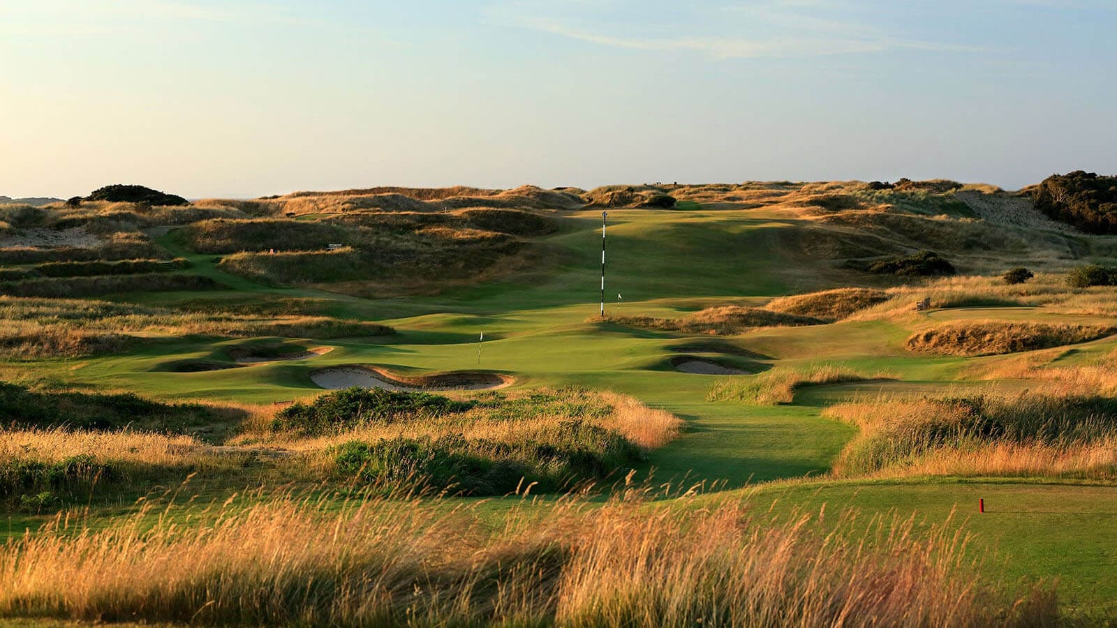 Royal Portrush Dunluce Course - Northern Ireland– Voyages.golf