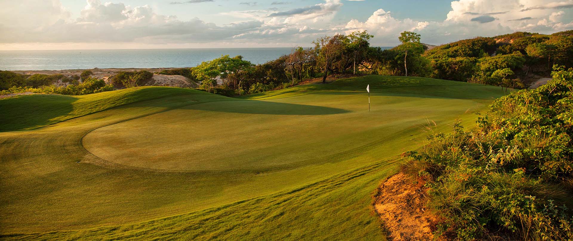 The Bluffs Ho Tram Strip Golf Course - South-East Vietnam – Voyages.golf